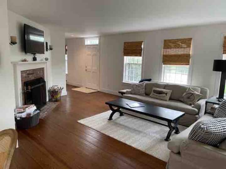 Spacious Nantucket 4 Br Home 
Naushop - Pet Free - Nantucket, MA