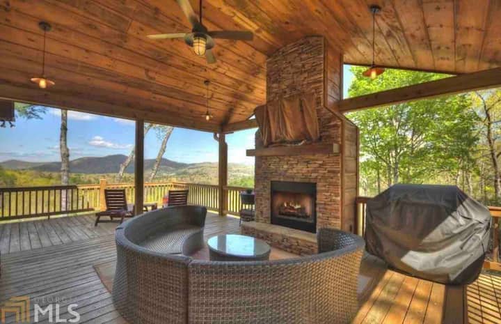 4 BR/3.5 BA Cabin with Panoramic Mountain Views - Cabins for Rent in ...