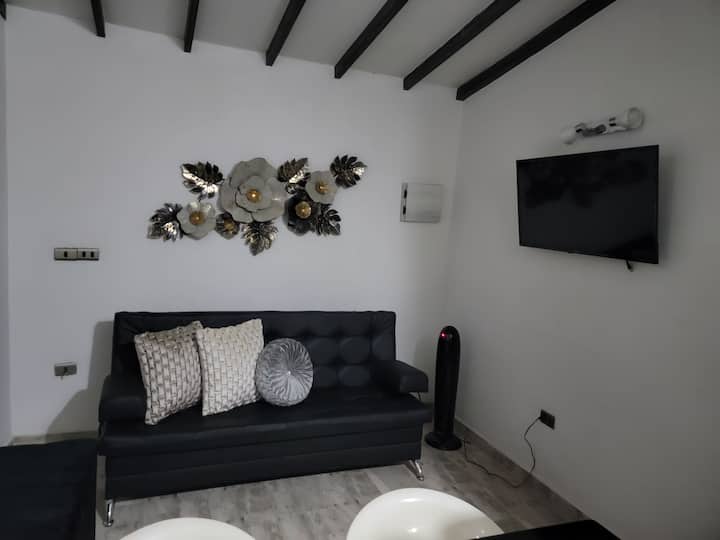 Lindo Y Nuevo Aparta Estudio En Laureles - コロンビー メデジン