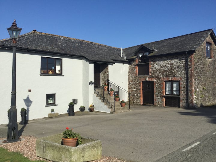The Old Granary, Barn Conversion, Sleeps 10+ - Cornovaglia