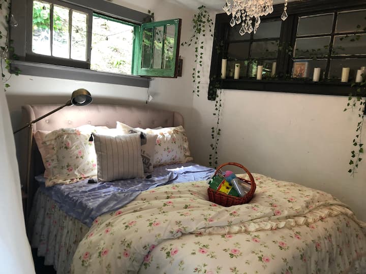Jacuzzi Suite - Bradford