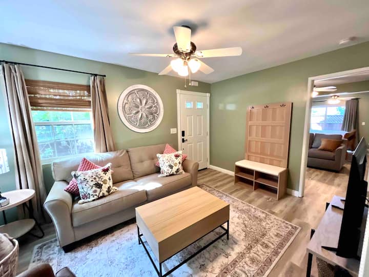 Blue Bird Cottage (Ancient Oaks/tranquil/ Private) - Santa Clarita, CA