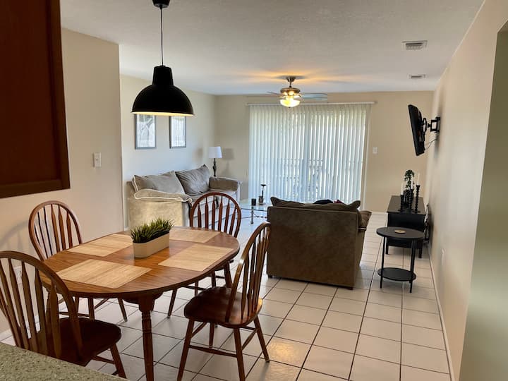 Spacious Condo W Heated Pool & Nearby Beaches - Pinellas County, FL