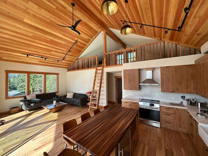 White Salmon Chalet - White Salmon, WA