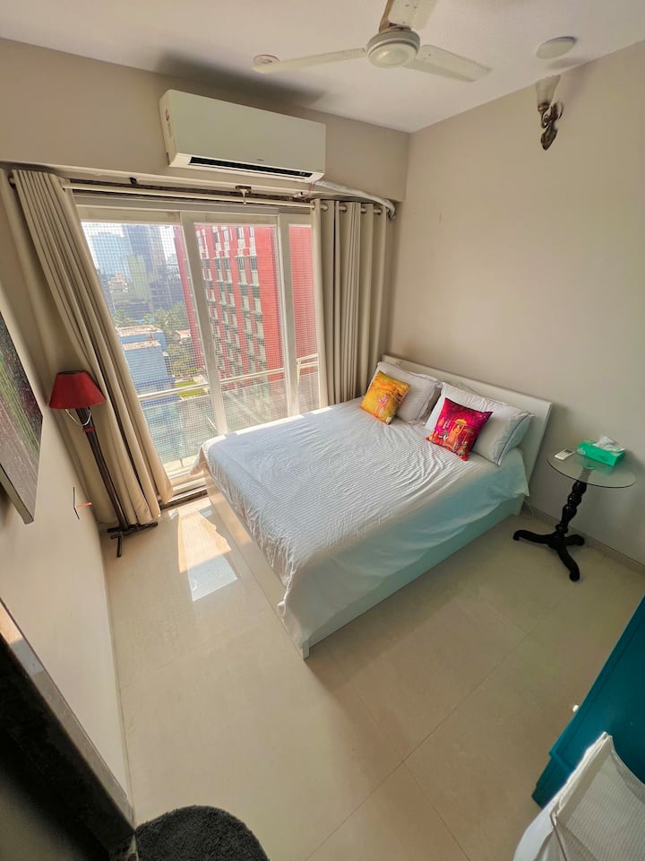 Beautiful-cozy Pvt Bedroom With Balcony Open View - Mumbai