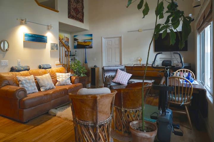 C'ville Small Group And Family Homestay - Charlottesville, VA
