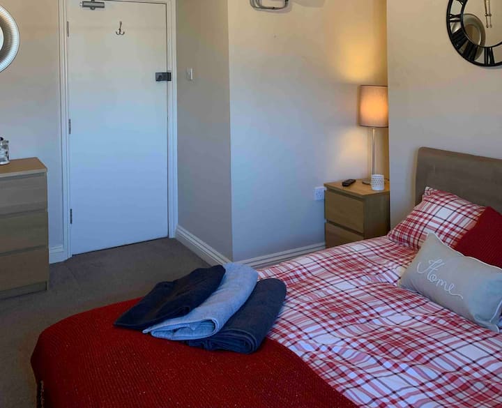 Studio Double With Own Bathroom Shared Kitchen - Bewdley