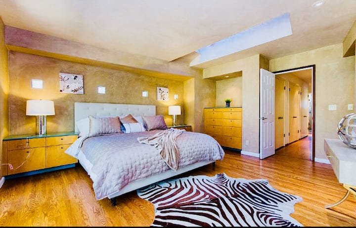 Silicon Valley Executive Home - Heart Of Los Altos - Mountain View, CA