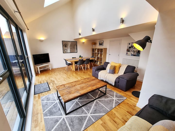 City Centre Penthouse + Parking *Over 800 Stays* - Bristol