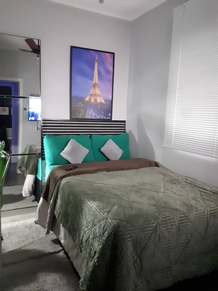 ÓTimo Quarto Com Cama De Casal, Tv E Frigobar - Porto Alegre