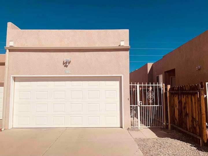 West Bluff 2-bedrooms Townhouse - Petroglyph National Monument