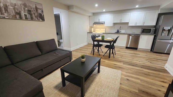 1.1 Pet Friendly Unit| Free Parking| Near Airport - Toronto