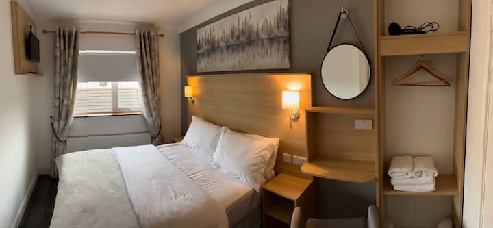 Woodhaven Lodge Room 5 - Galway