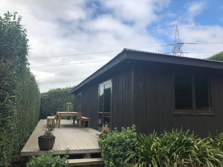 Entire Stand Alone House With Private Deck - Blenheim