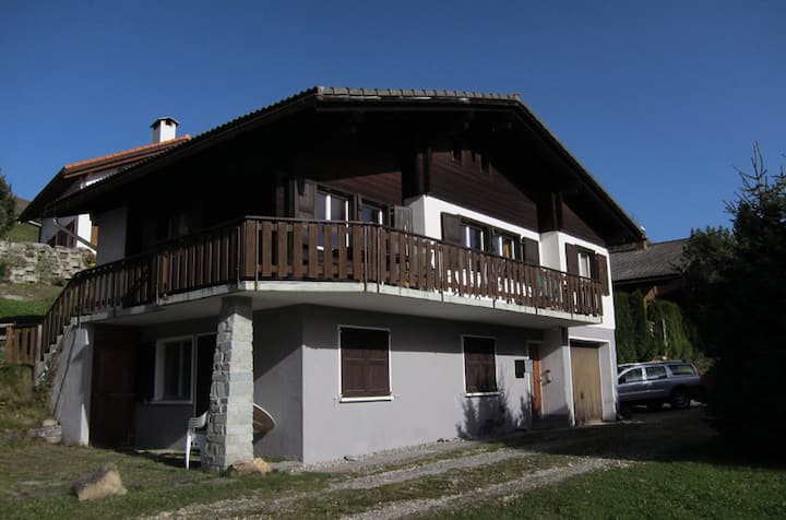 Cozy Apartment 4 Rooms, Balcony, Mountain View - Safiental GR