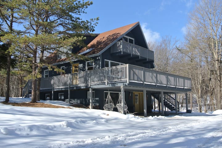 Peaceful Chalet | Streamside Escape – Poconos - Kalahari Indoor Waterpark, Pocono Manor