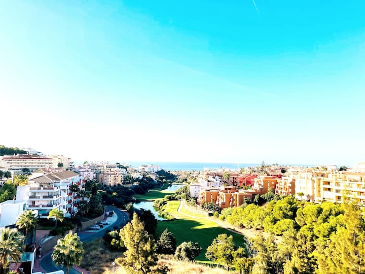 Hyggelig Penthouse Med Hav Og Golfbane Udsigt - Calahonda