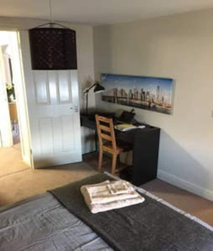 Apt 2 - Victoria Villas, Old Town, Swindon - Swindon