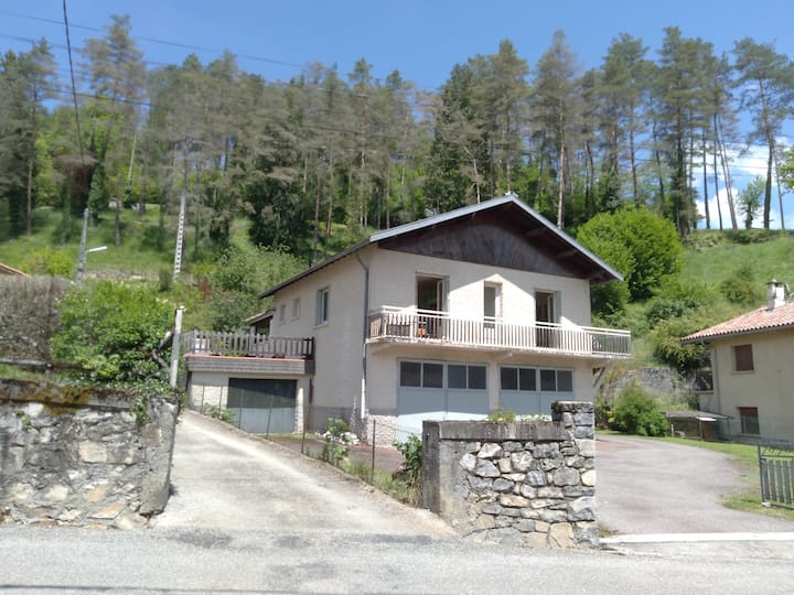 Grande Villa Ensoleillée Dans Village à Caractère - Seix