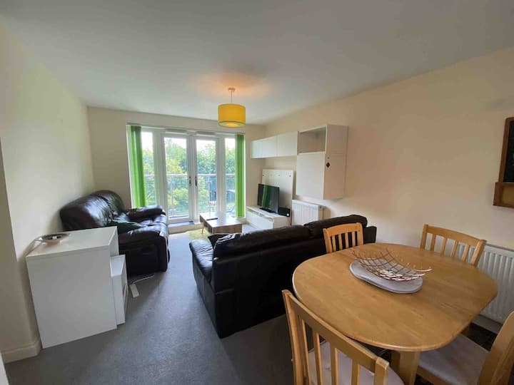 Cosy 2 Bedrooms 2 Bathrooms - Basingstoke