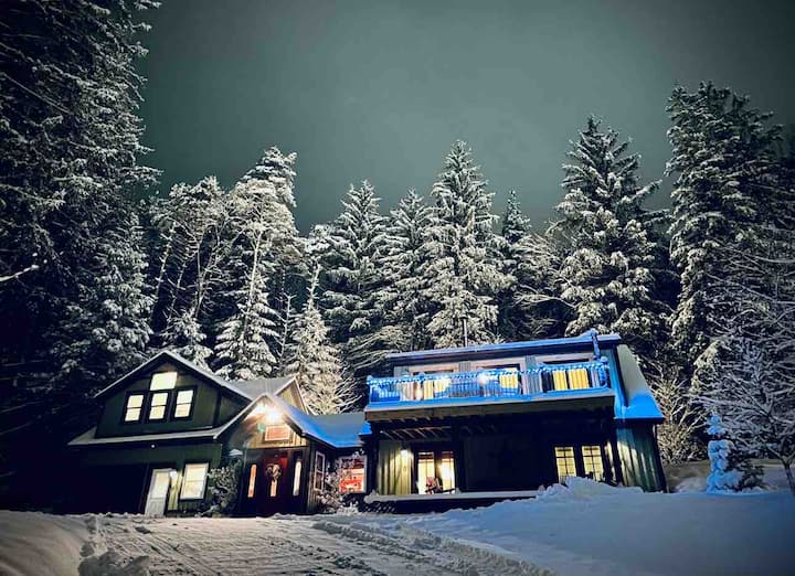 Ski Chalet In Ellicottville - Holiday Valley Resort, NY
