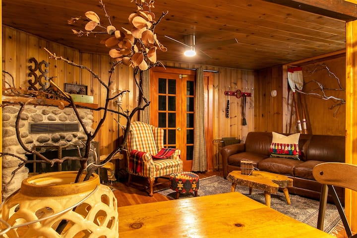 Deer Bed Den / Blue Door At 11 Chimneys - Idyllwild-Pine Cove, CA
