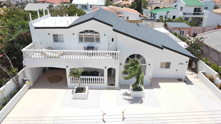 Palm Beach Vacaysuites - Palm Suite 🌴 +100m2 - Aruba