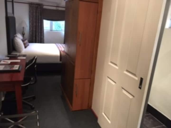 Studio 128 In Cbd - Launceston