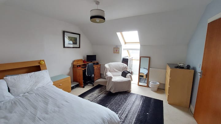 Private Double Room With En Suite + Free Parking - Ashbourne