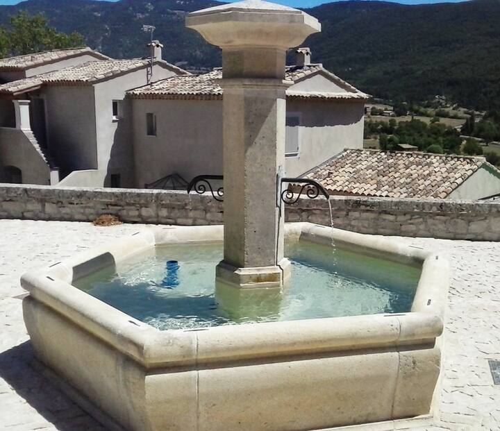 Le Rouge Et Le Noir - Montbrun-les-Bains