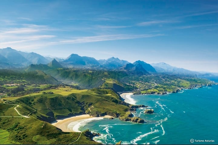 Mar Y Montaña En Llanes - Llanes