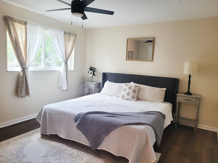 Central Apt: Heated Pool, Pets Ok, W/d On Site - Pinellas Park, FL