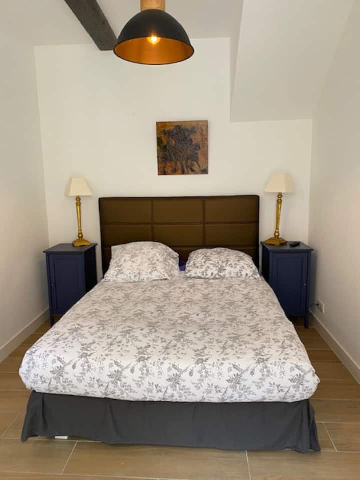 Ground Flr Dble Bed En Suite In The Heart Of Blaye - Blaye