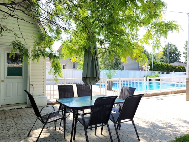Piscine Privée * 4 Chambres A/c - Varennes