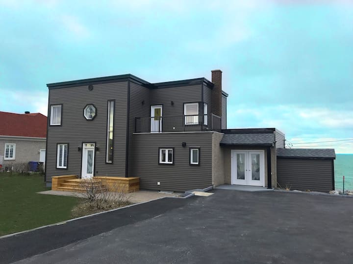 Loft Niveau Sol Arrière. Le 990 Du Phare O. - Matane