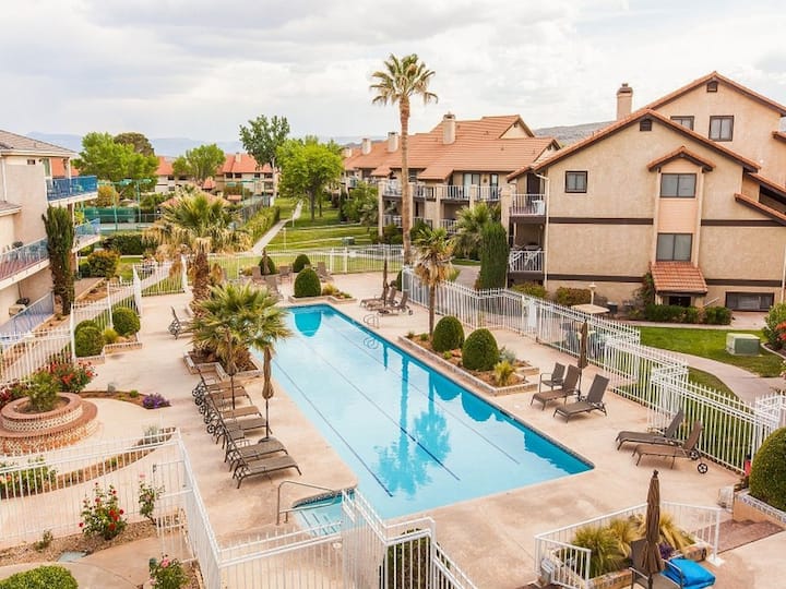 Red Sand Oasis | Pool + Spa | 6 Guests - Utah