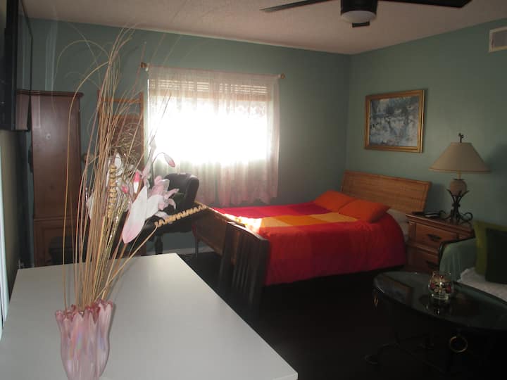 Studio Apt. Suite In Quiet & Great Neighborhood - Torrance, CA
