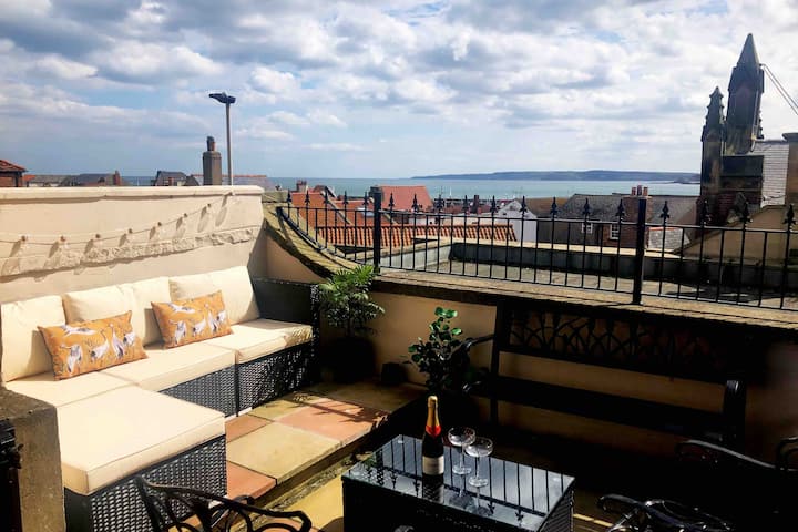 Kitson House (Sea Views) 2 Min Walk To Harbour - Scarborough