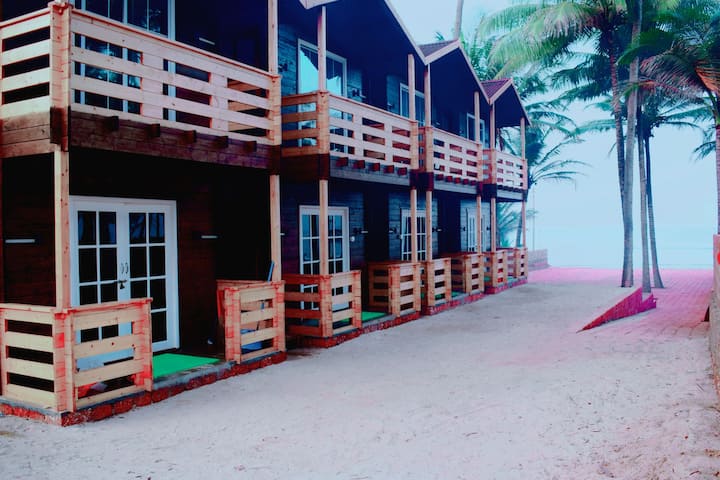 Sea View Wooden Cottages. Funtastico Beach Resort - Malvan