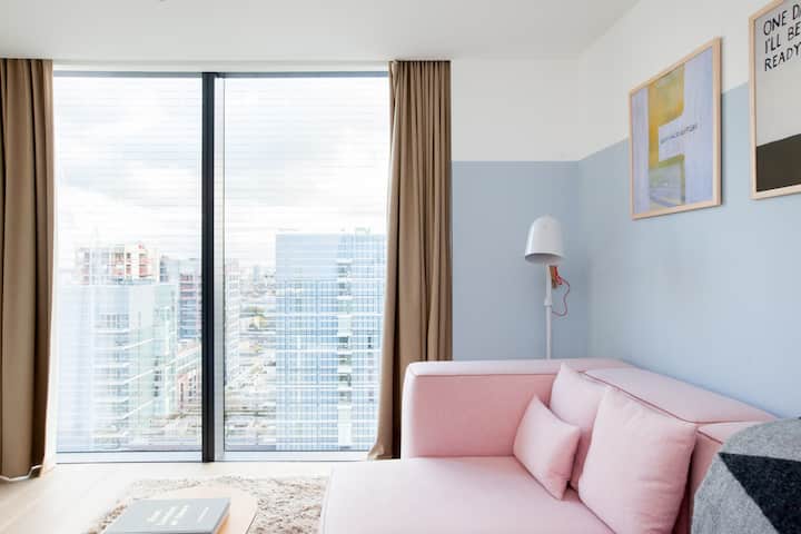 One Bedroom Sky Level Apartment At Leman Locke - London