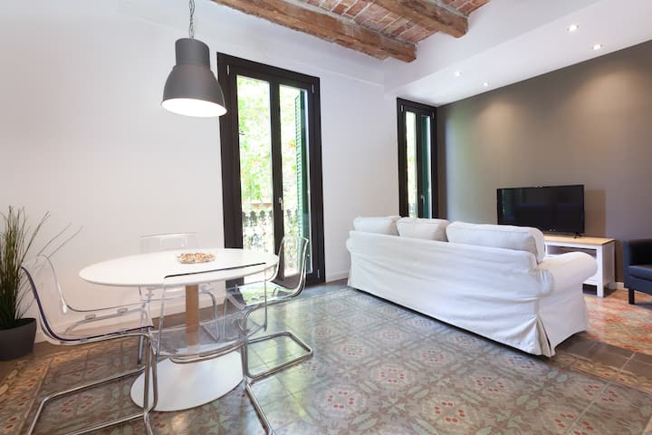 Valls 5 -Antique & Modernist Apt- W/elevator Now! - Barcelona