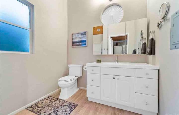 Adorable Pool Guest House With 1-bedroom. - Lake Elsinore, CA