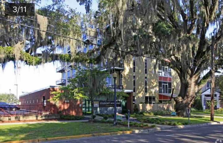 Modern Condo - Tallahassee, FL