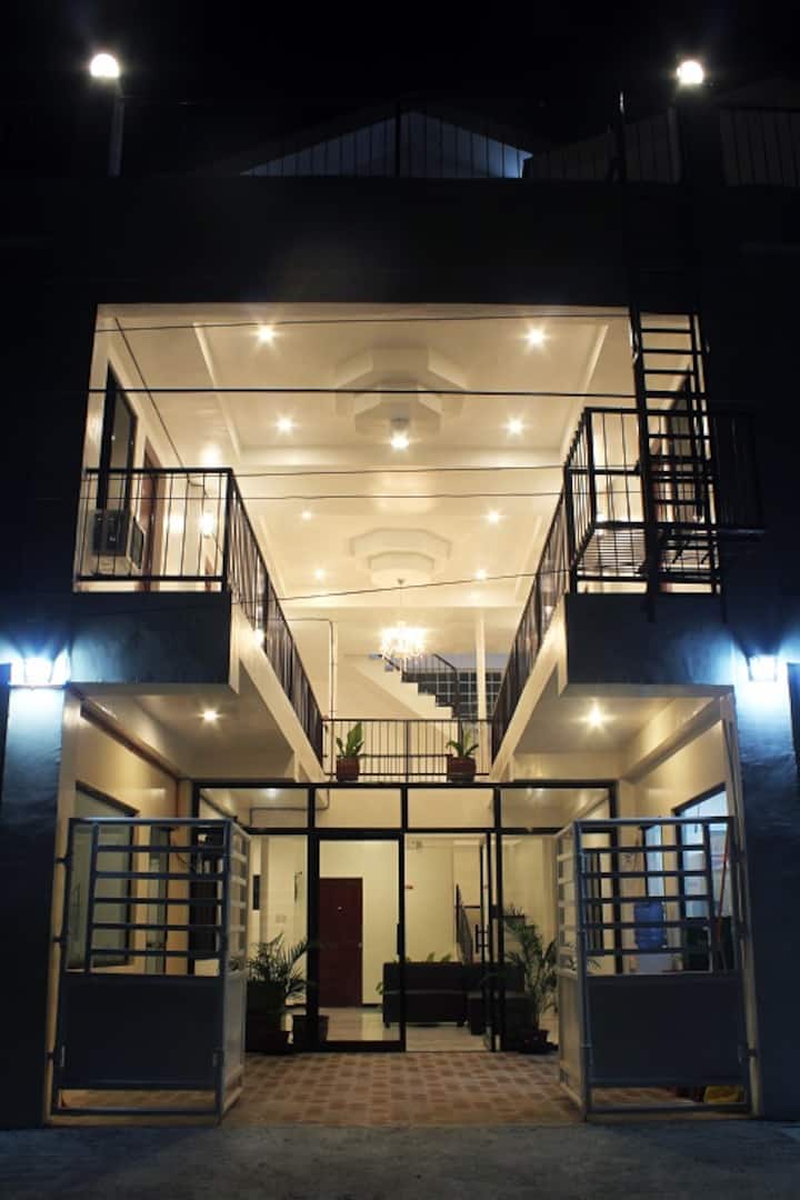 Luna Oslob Travellers Inn Building 1 - 02 - Oslob
