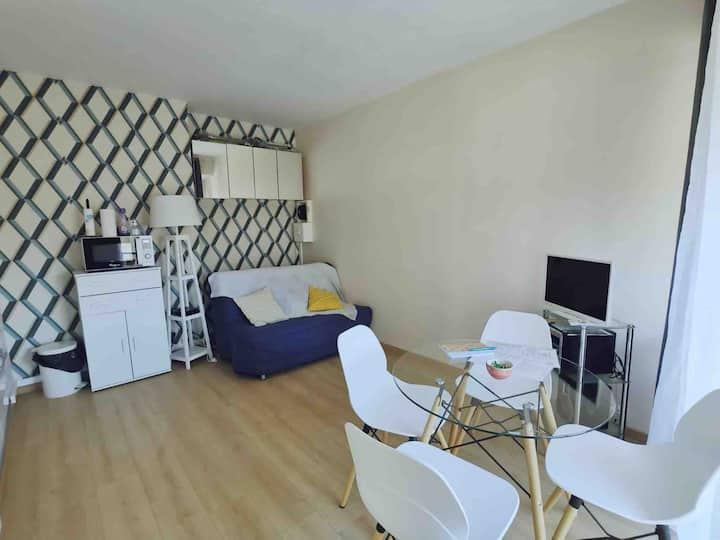 La "Petite Vue Mer", Studio Entre Ville Et Plage - Aigues-Mortes