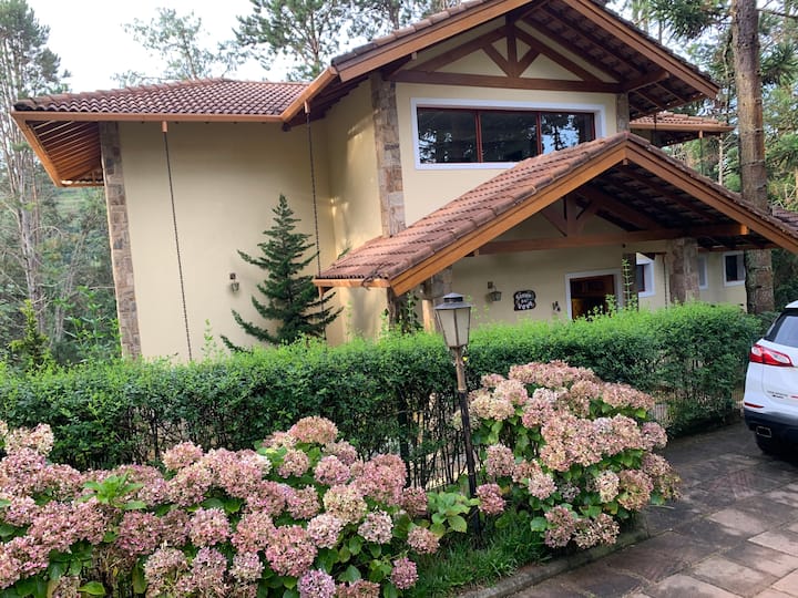 Linda Casa De Campo Familiar Com 4 Suítes - Campos do Jordão