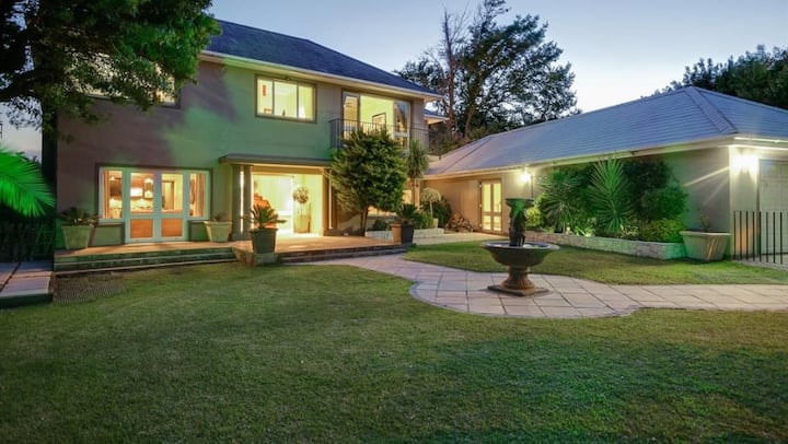 Beautiful, Big, Entertaining Family Home - Cape Town
