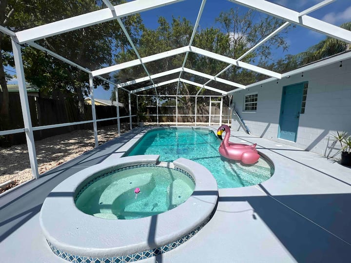 Serenity By The Sea: Heated Pool & Spa - Apollo Beach, FL
