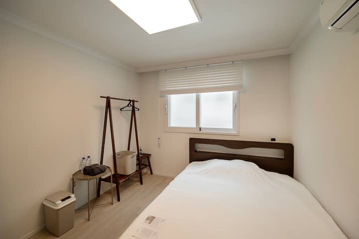Double-bed Room, Center Of Seoul - Seoul