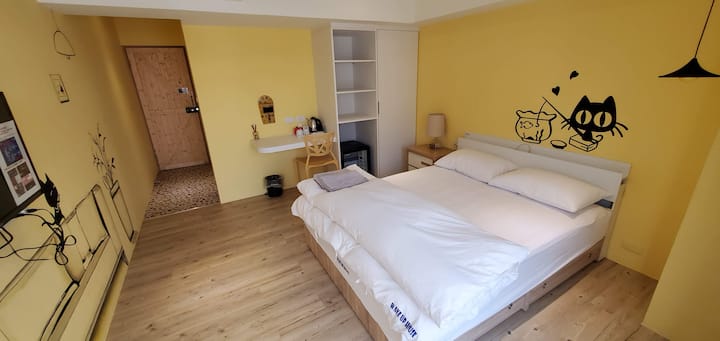 S》落地窗french Window/捷運步行五分 Mrt 5mins/套房suite/電梯elev - 左營區